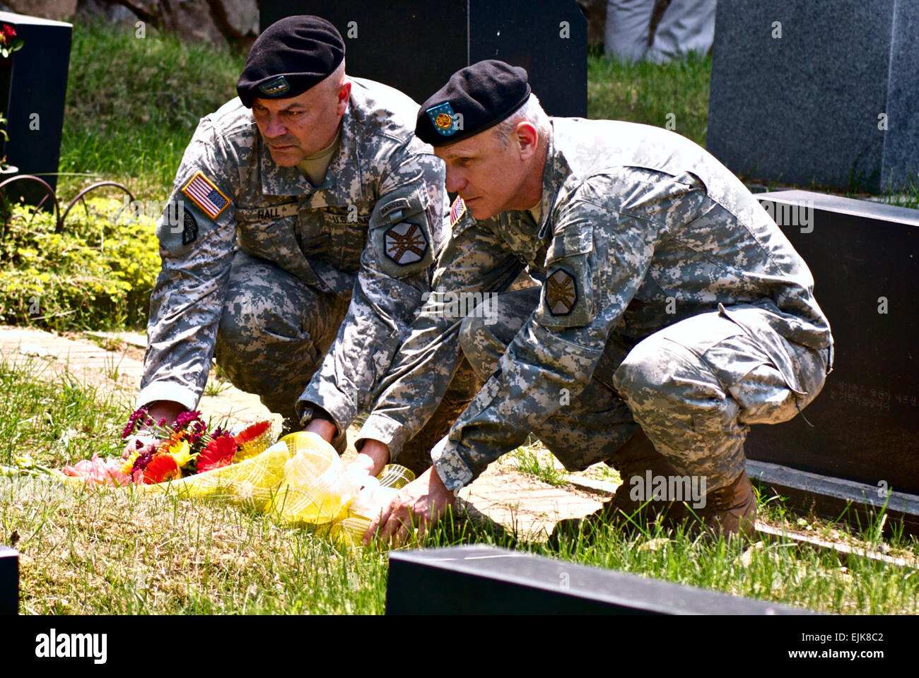 U.S. Army Garrison-Yongsan Commander Col. Dave Hall left and Command ...