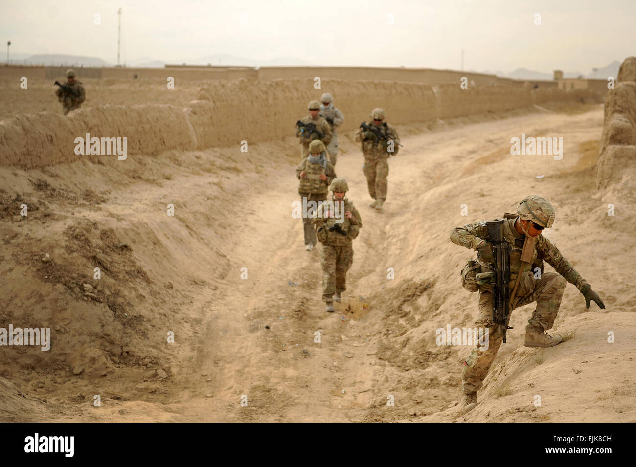 Automatic rifleman hi-res stock photography and images - Alamy