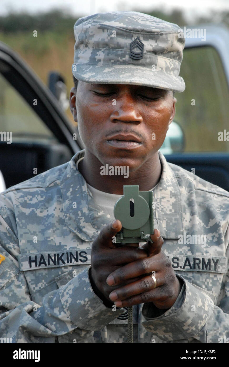 TAMARA DROP ZONE, Honduras - Army Master Sgt. Michael Hankins, Joint ...