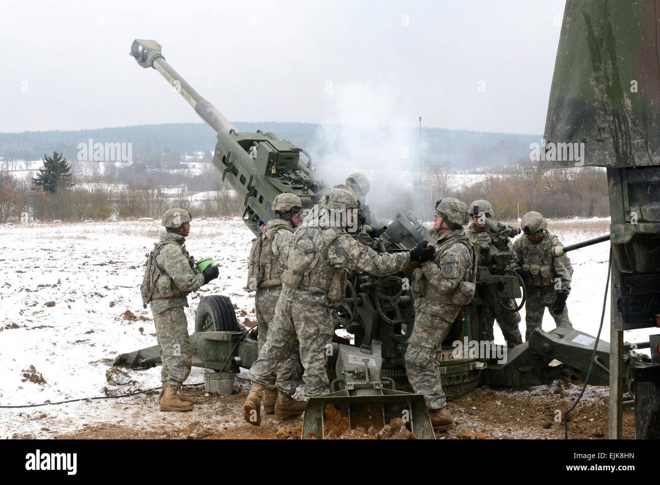U.S. Army soldiers assigned to Bulldog Battery, Field Artillery ...