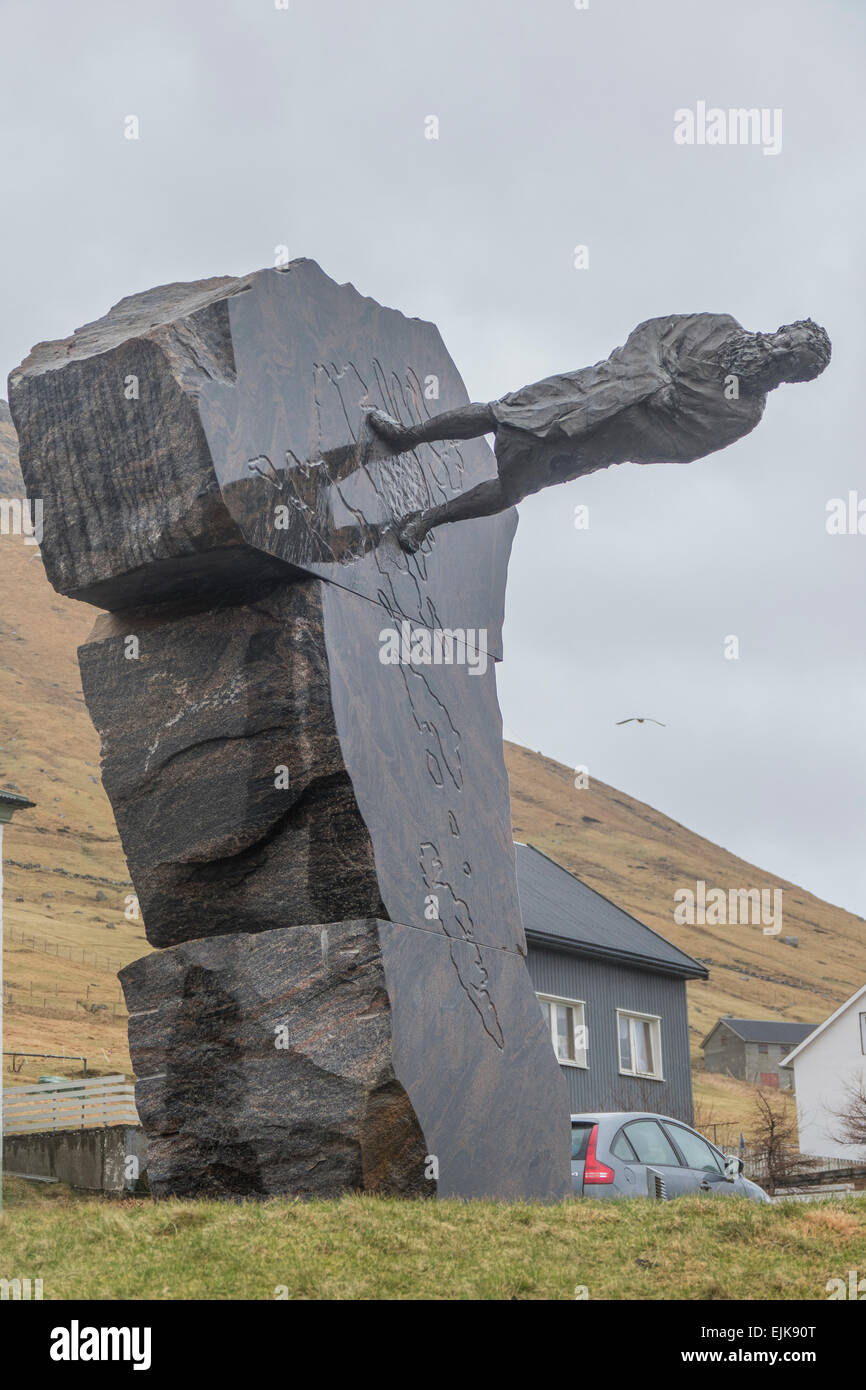 Viking statue hi-res stock photography and images - Alamy