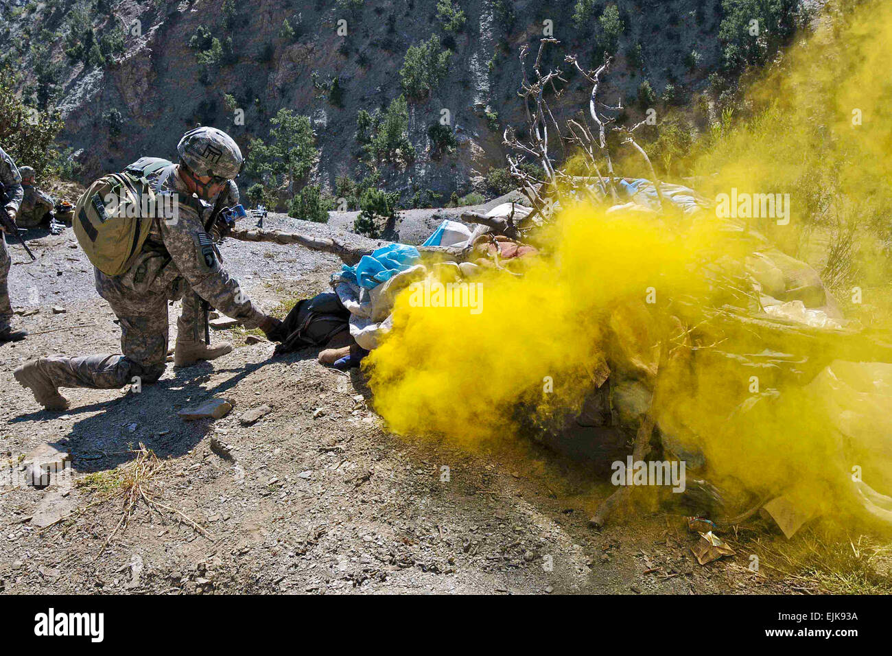 Army Lt. Col. Stephen Lutsky, a native of Clinton, N.J., and commanding ...