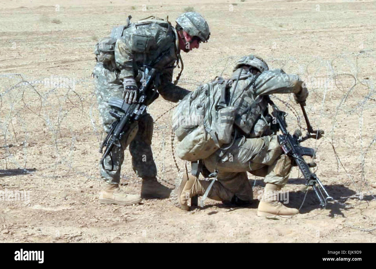 Iraq camp ramadi soldier training military us army soldiers military hi ...