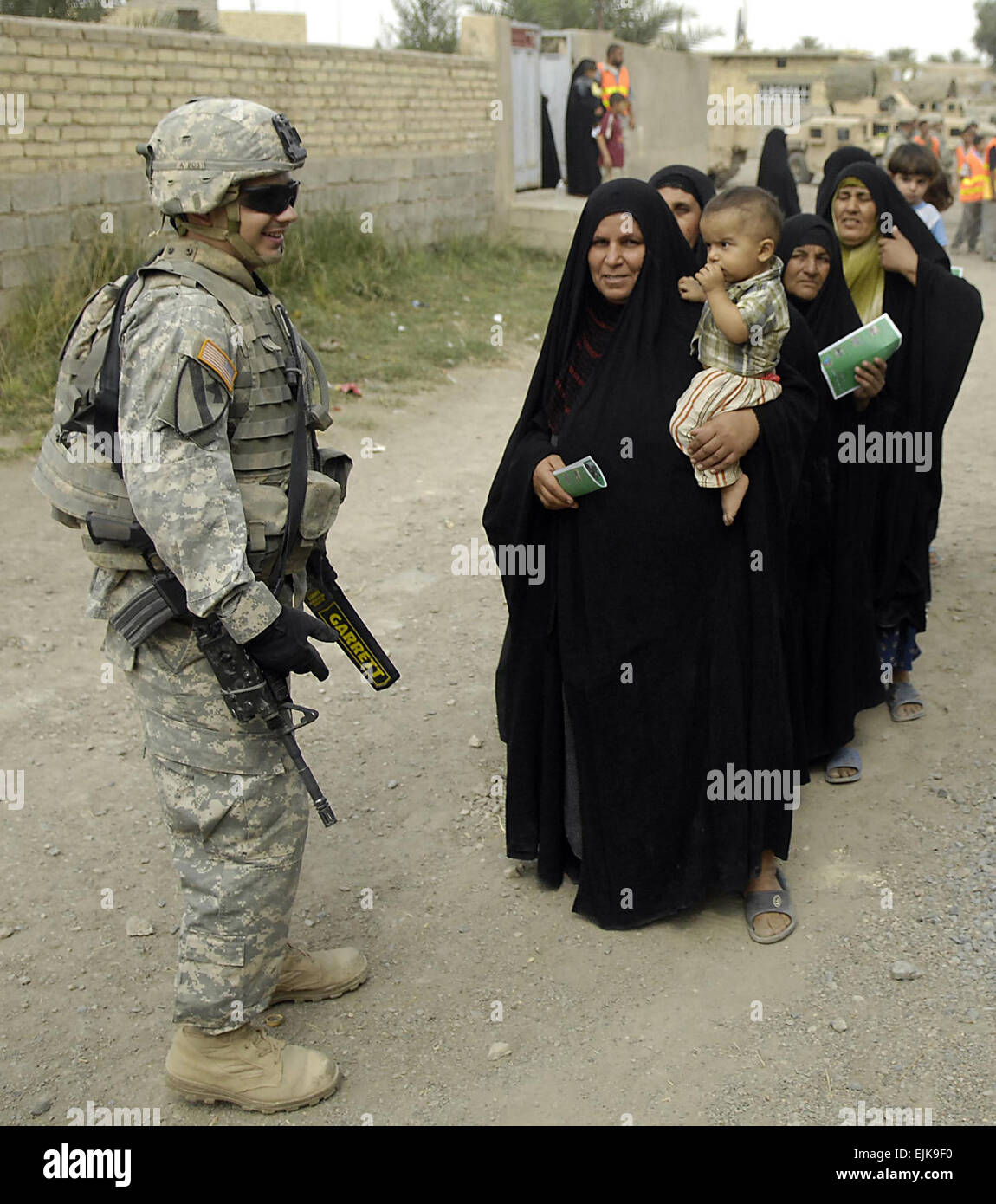 Us Army Soldiers From Charlie Company 1st Battalion