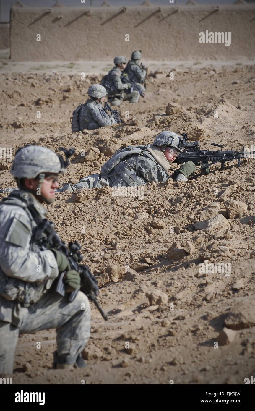 U.S. Army Soldiers from Alpha Company, 2nd Battalion, 22nd Infantry ...