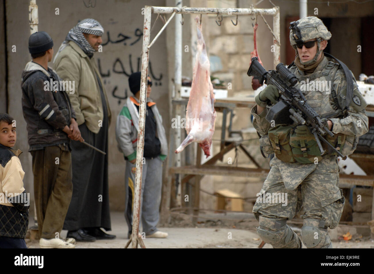 Army soldiers cook military hi-res stock photography and images - Alamy