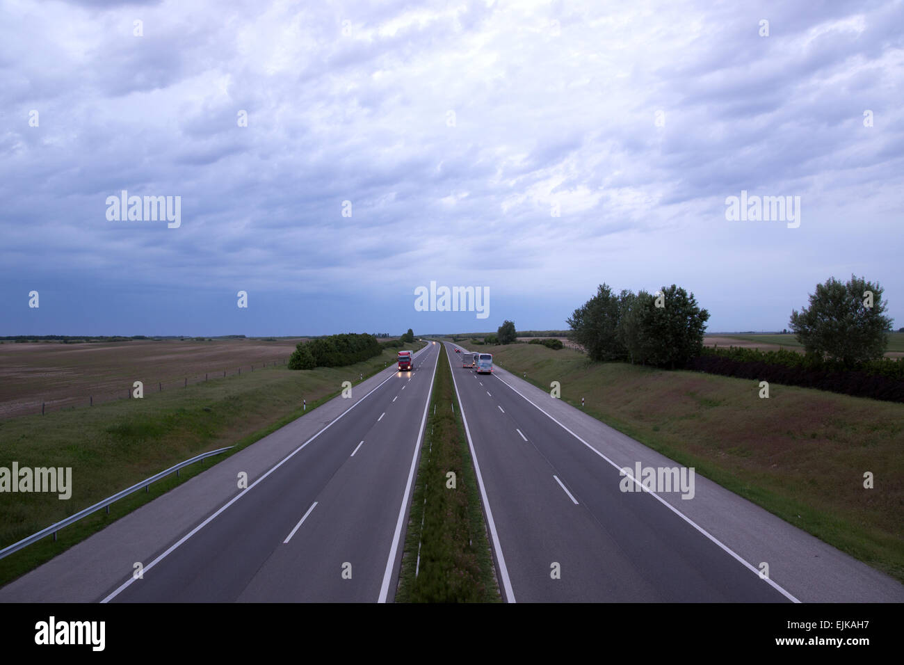 Open highway hi-res stock photography and images - Alamy