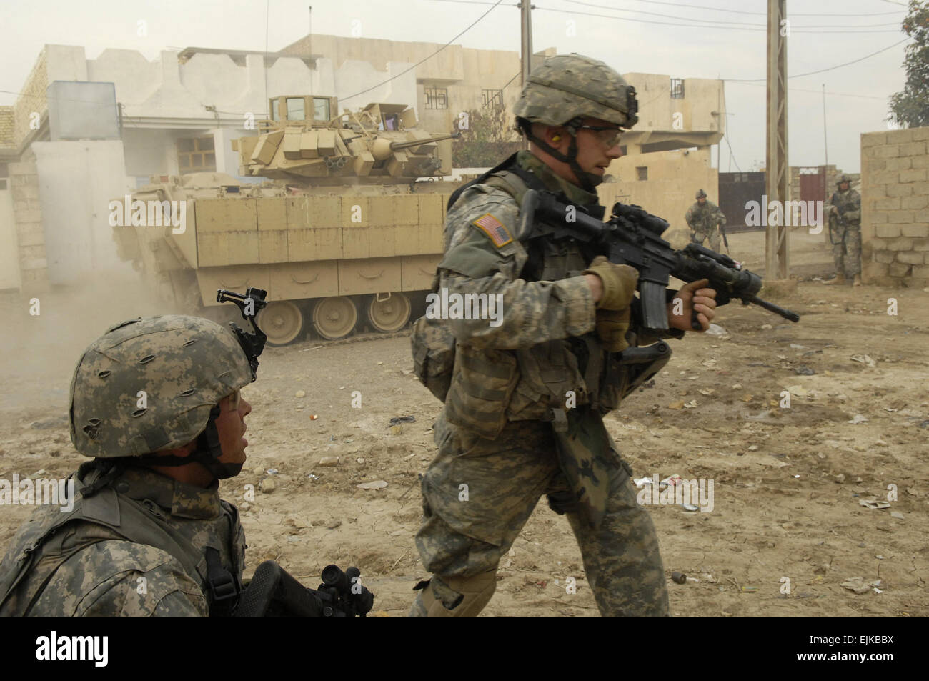 M2a2 bradley fighting vehicle hi-res stock photography and images - Alamy