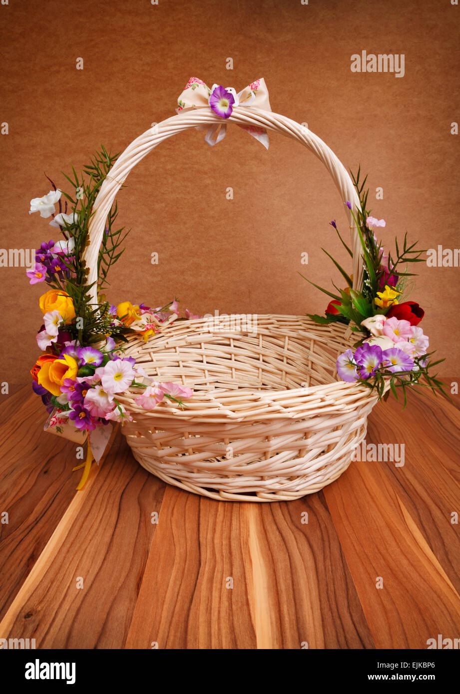 Handcrafted basket hi-res stock photography and images - Alamy