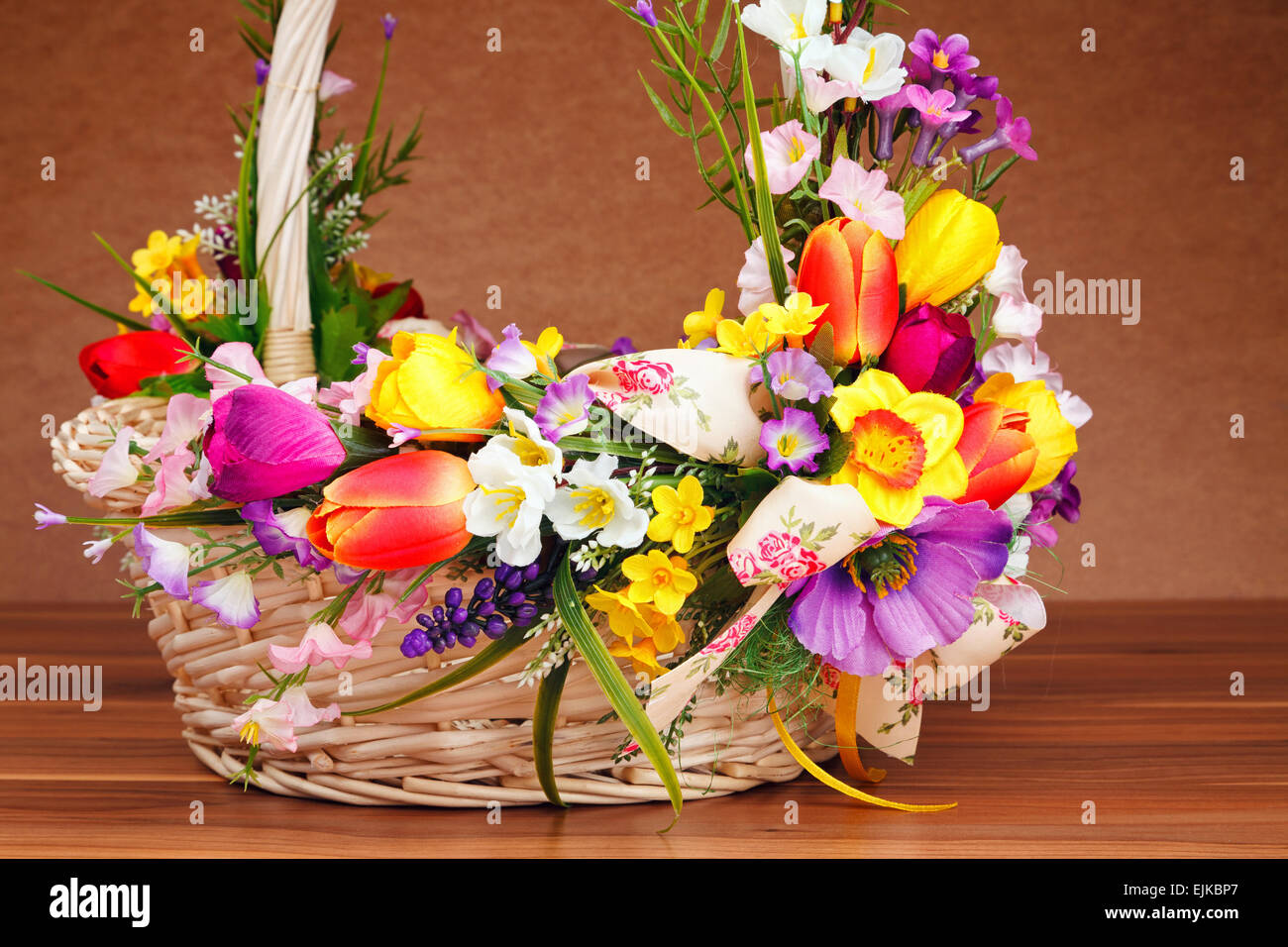Basket with bow hi-res stock photography and images - Alamy