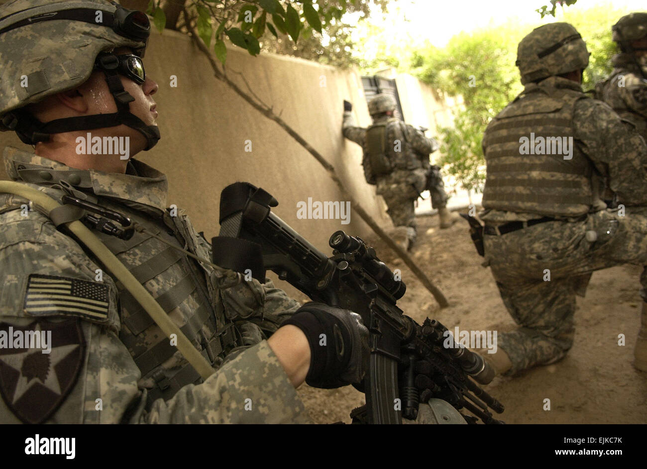 U.S. Army Soldiers with 1st Battalion, 38th Infantry Regiment, 4th ...