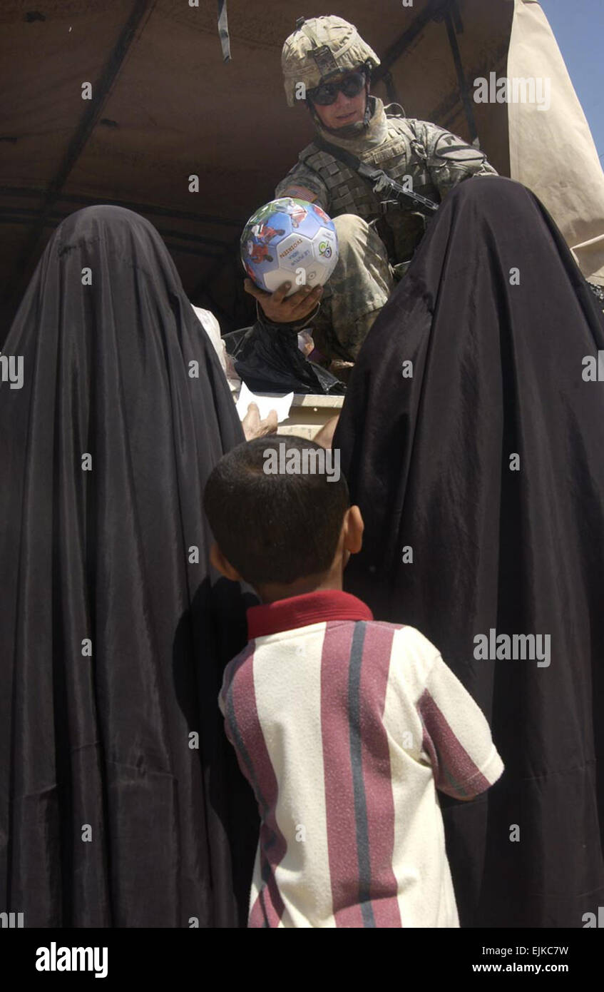 U.S. Army Pvt. Brandon Hubbard, of Charlie Company, 1st Battalion, 12th ...