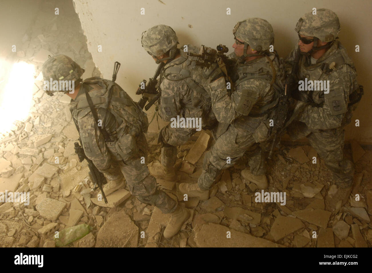 U.S. Soldiers from Echo Company, 5th Cavalry Regiment, 172nd Infantry ...