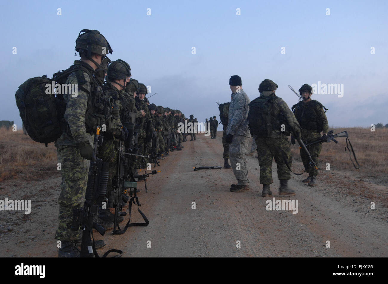 Canadian Army Soldiers from The West Nova Scotia Regiment and U.S. Army ...