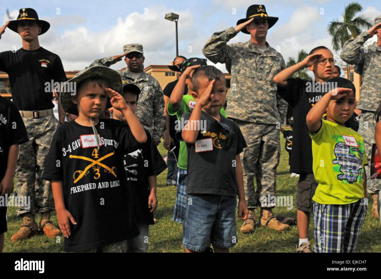 Soldiers of 3rd Squadron, 4th Cavalry Regiment, 3rd Brigade Combat Team ...