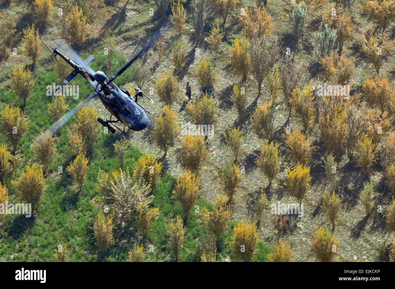 A Task Force Destiny, 101st Combat Aviation Brigade OH-58D Kiowa ...