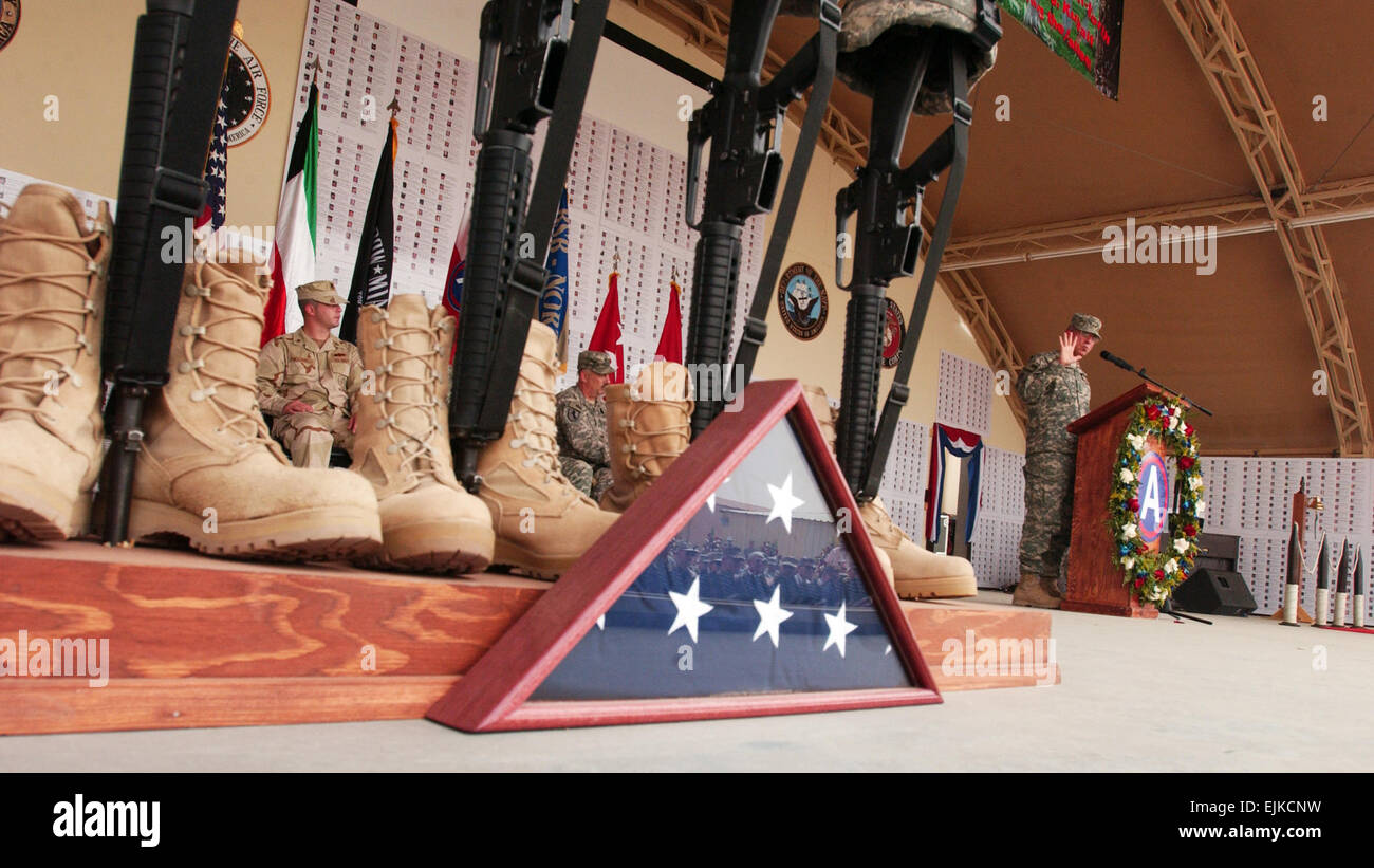 Lt. Gen. Jim Lovelace, U.S. Army Central commanding general, addresses ...