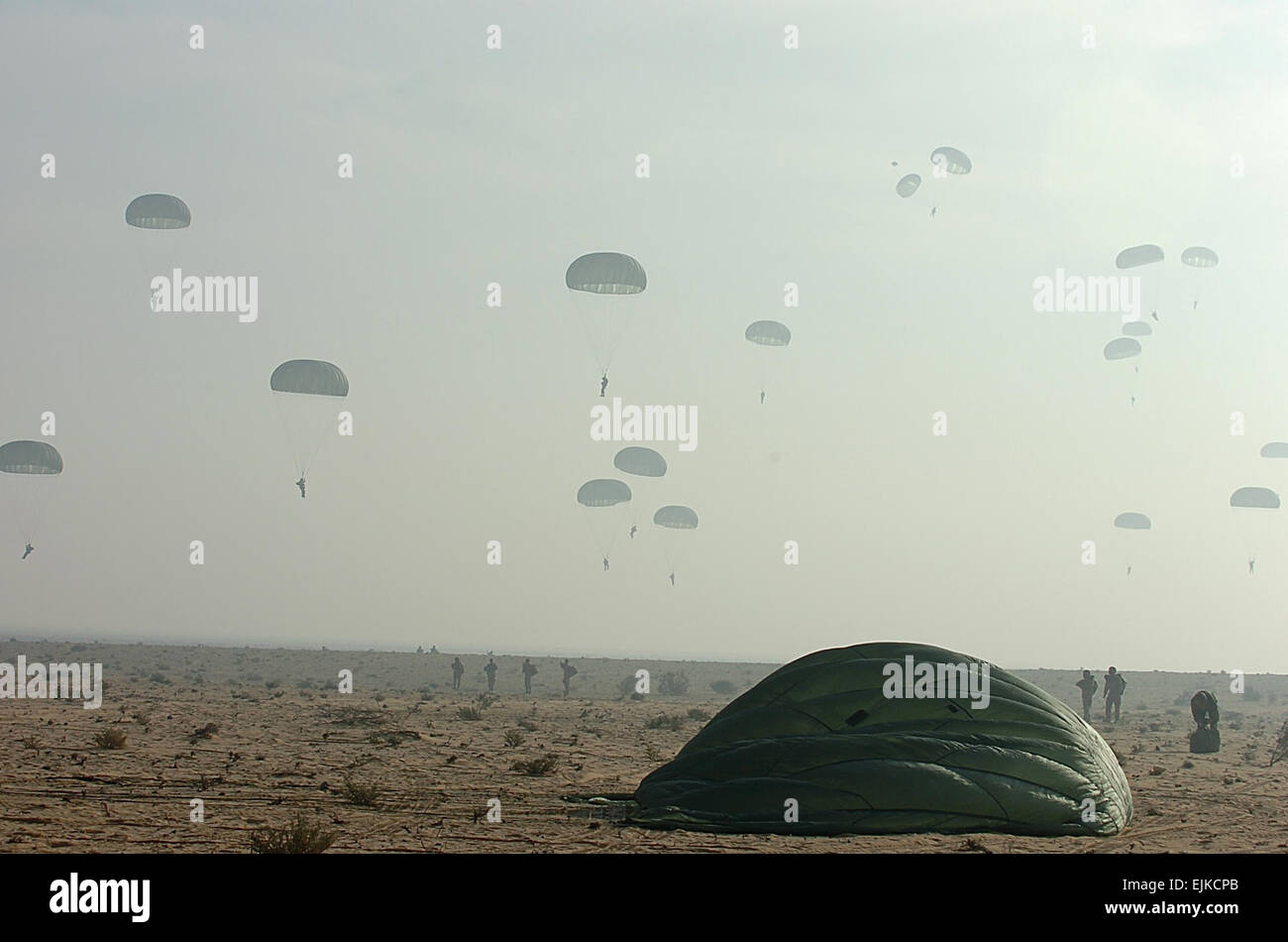 German paratrooper parachute hi-res stock photography and images - Alamy