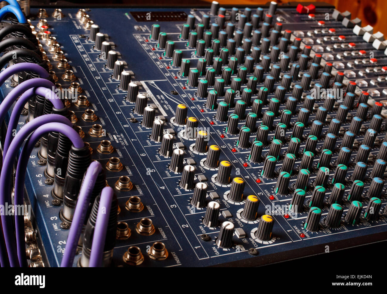 Analog mixer hi-res stock photography and images - Alamy