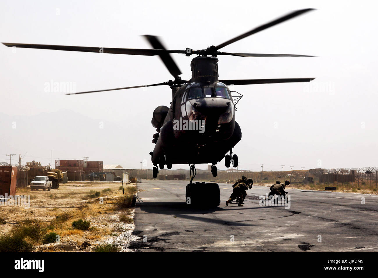 U. S. Soldiers with Echo Company 3-10 General Support Aviation ...