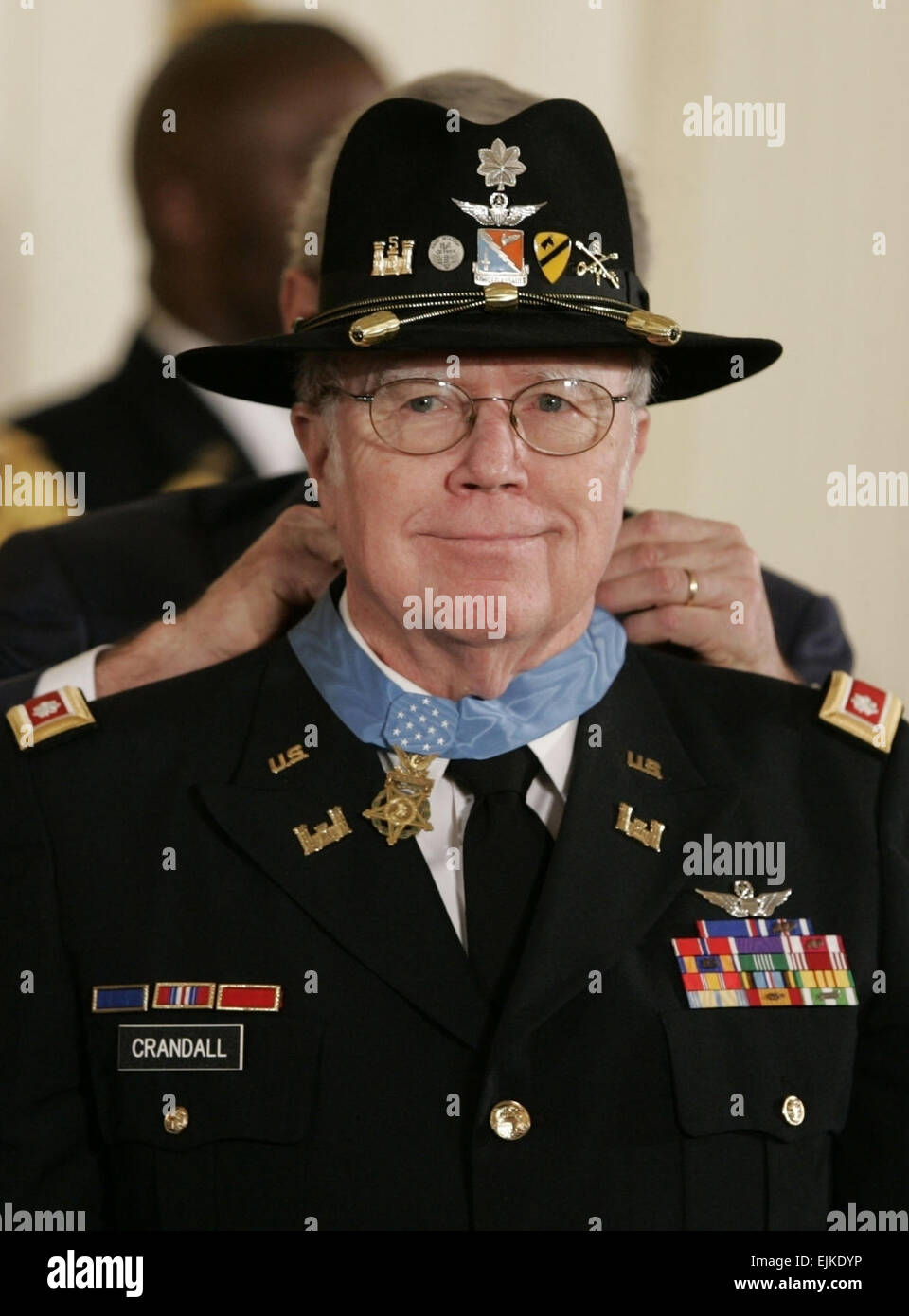 President Bush presents the Medal of Honor to retired Army Lt. Col ...