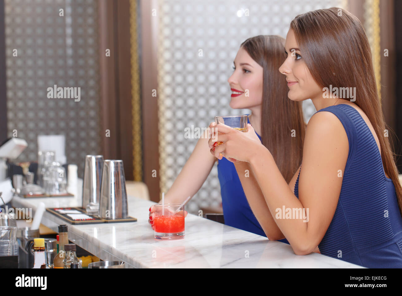 Girls going out night hi-res stock photography and images - Alamy