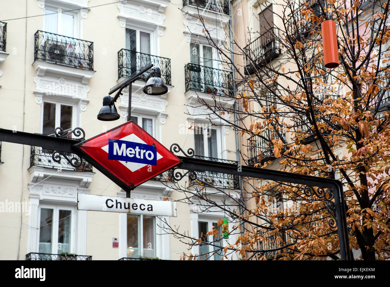 Metro chueca hi-res stock photography and images - Alamy