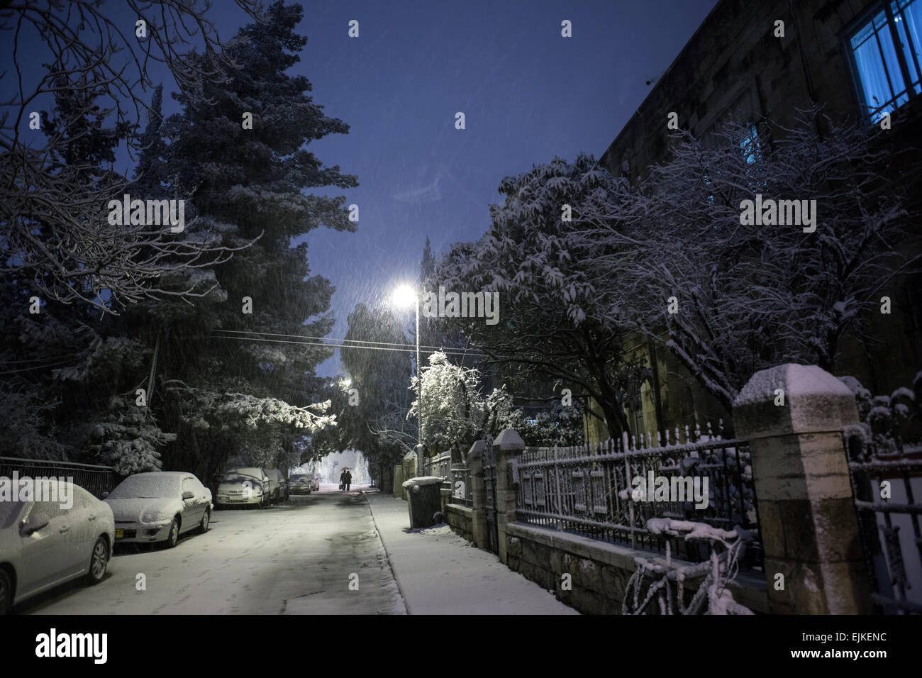 Jerusalem neighborhood during a snow storm Stock Photo - Alamy