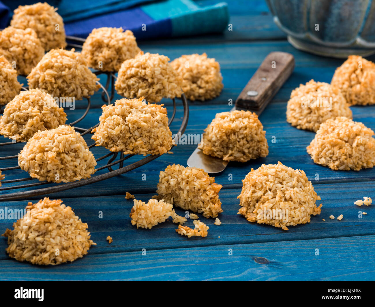 Coconut macaroons finger food hi-res stock photography and images - Alamy