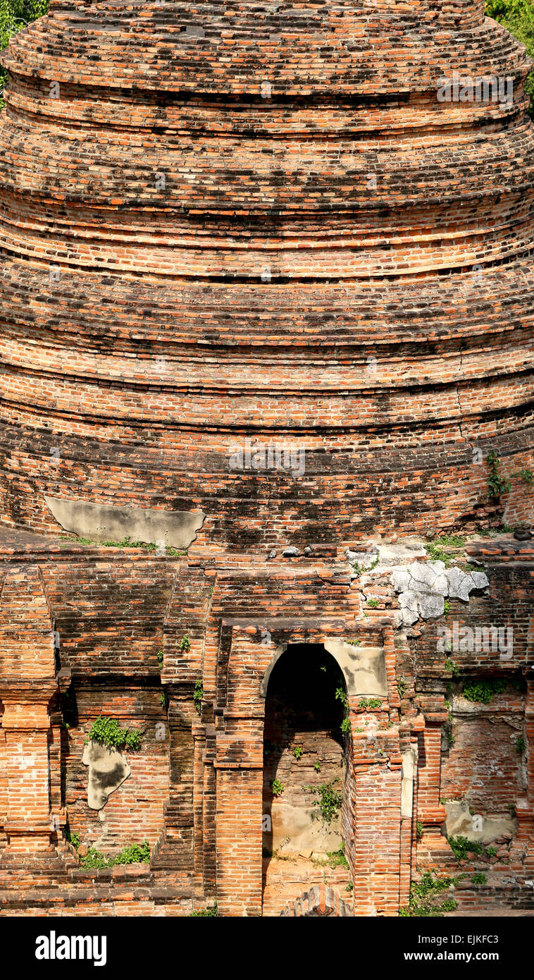 Red bricks stone temple hi-res stock photography and images - Alamy