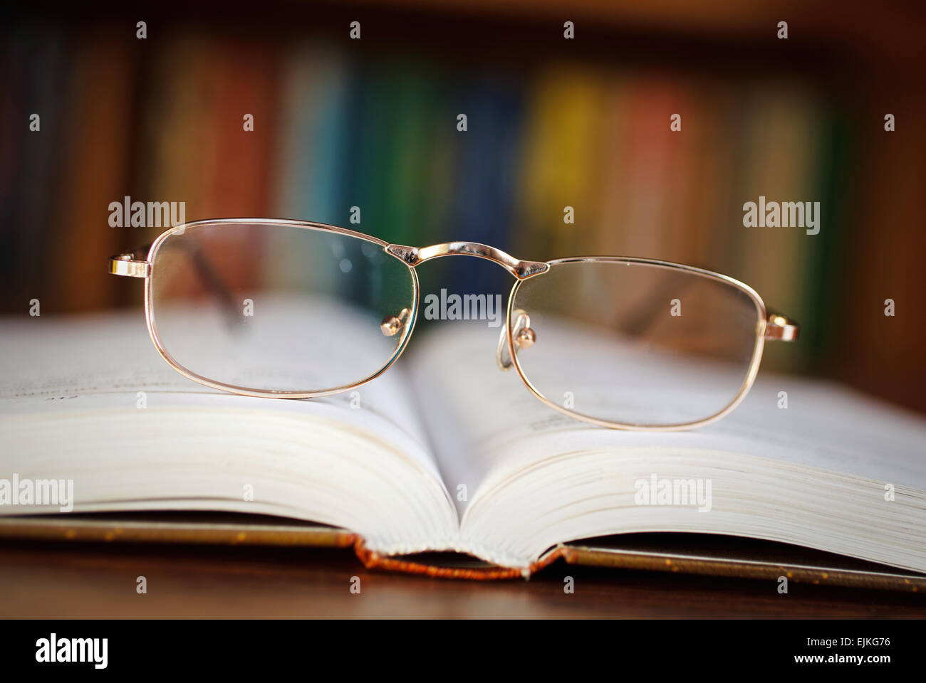 Old book glasses hi-res stock photography and images - Alamy