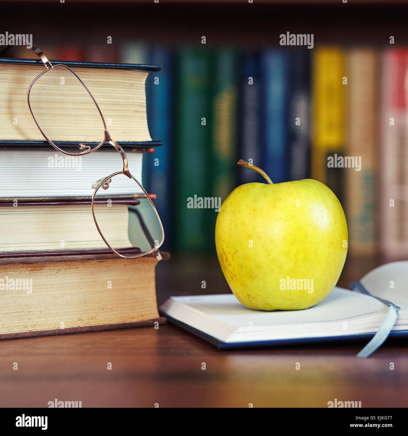 Apple university hi-res stock photography and images - Alamy