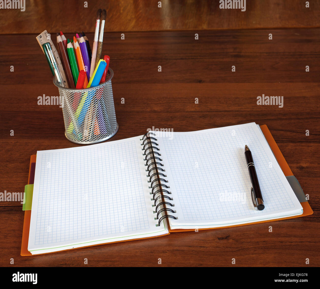 Black notebook with pen hi-res stock photography and images - Alamy
