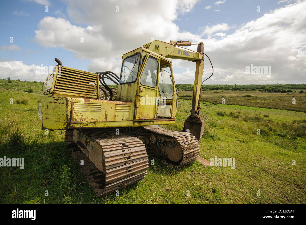Hymac 580 tracked excavator digger in a rural farm field Stock Photo ...
