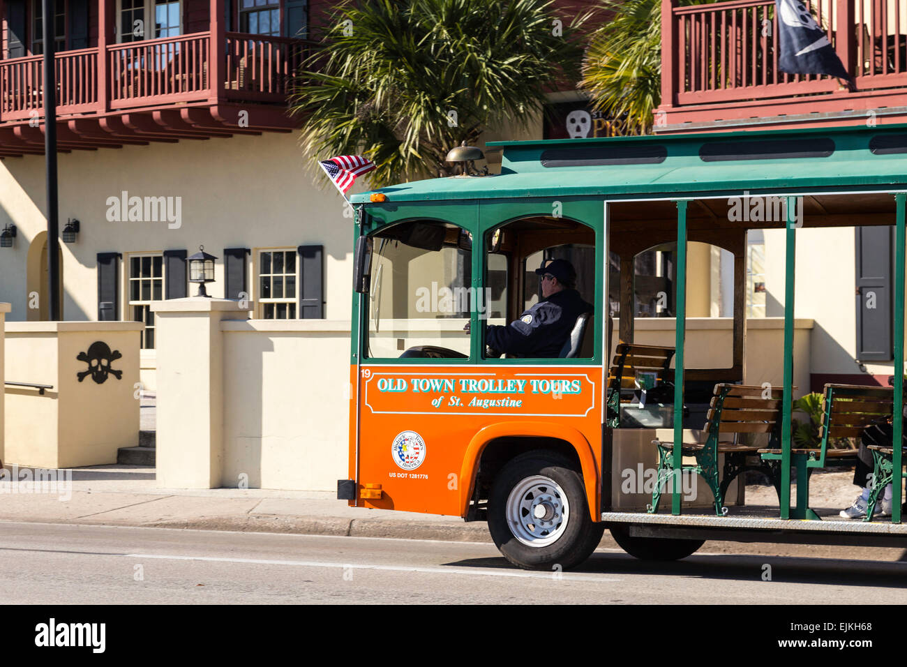 Historic spanish 1565 tour bus hi-res stock photography and images - Alamy