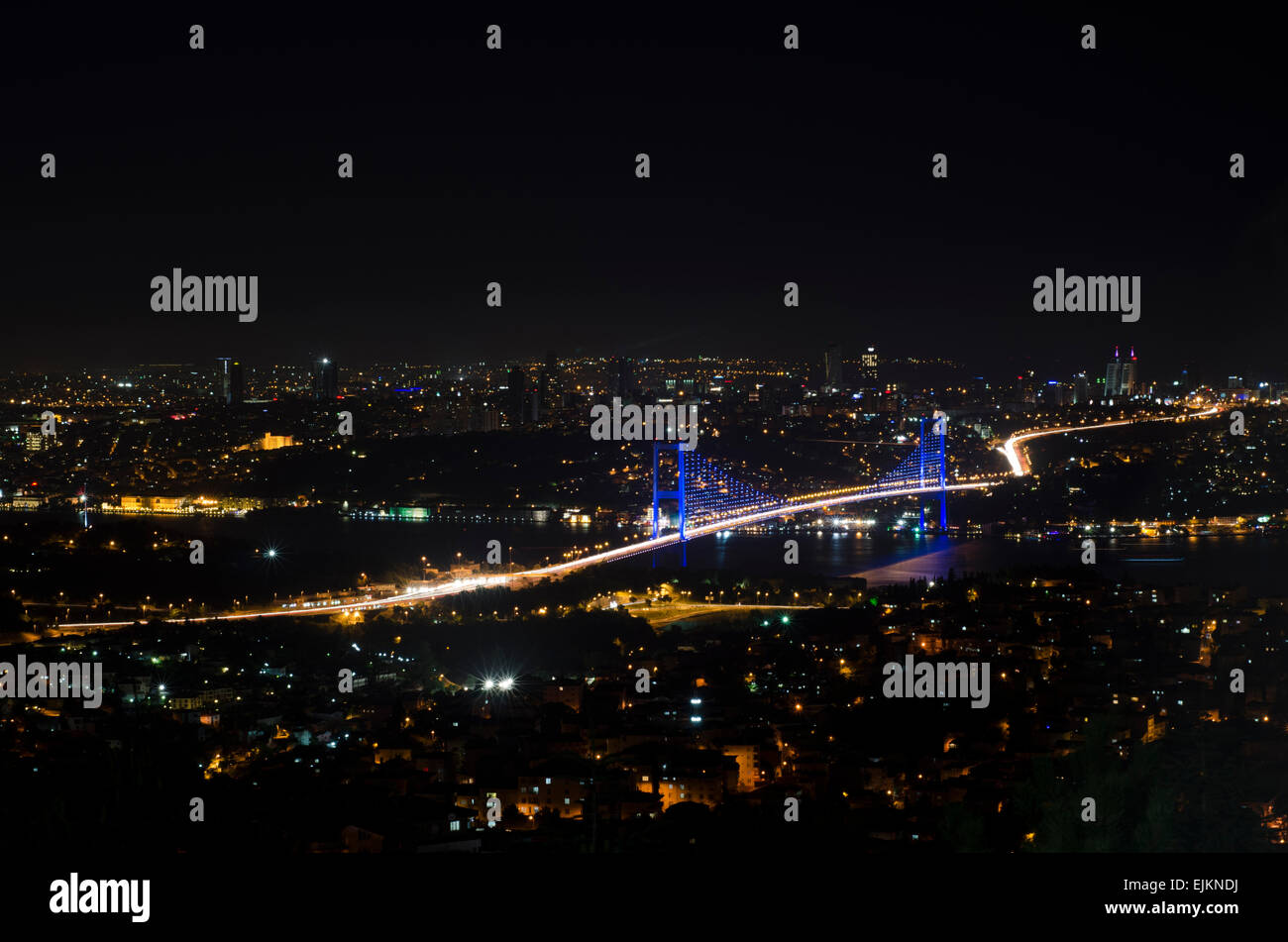 Night view of Bosphorus Bridge, Istanbul skyline Stock Photo - Alamy