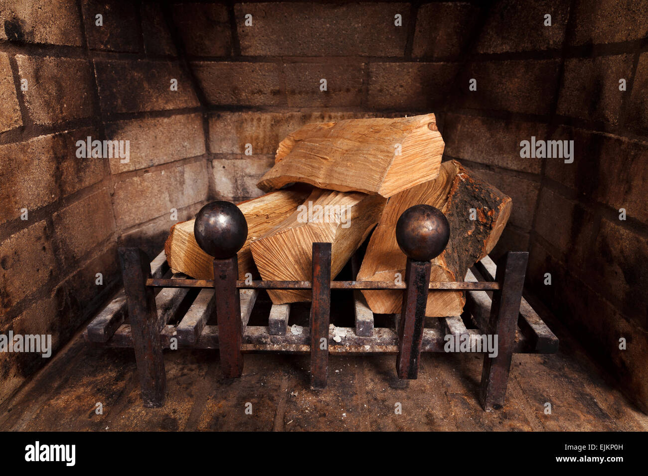 Antique fireplace hi-res stock photography and images - Alamy