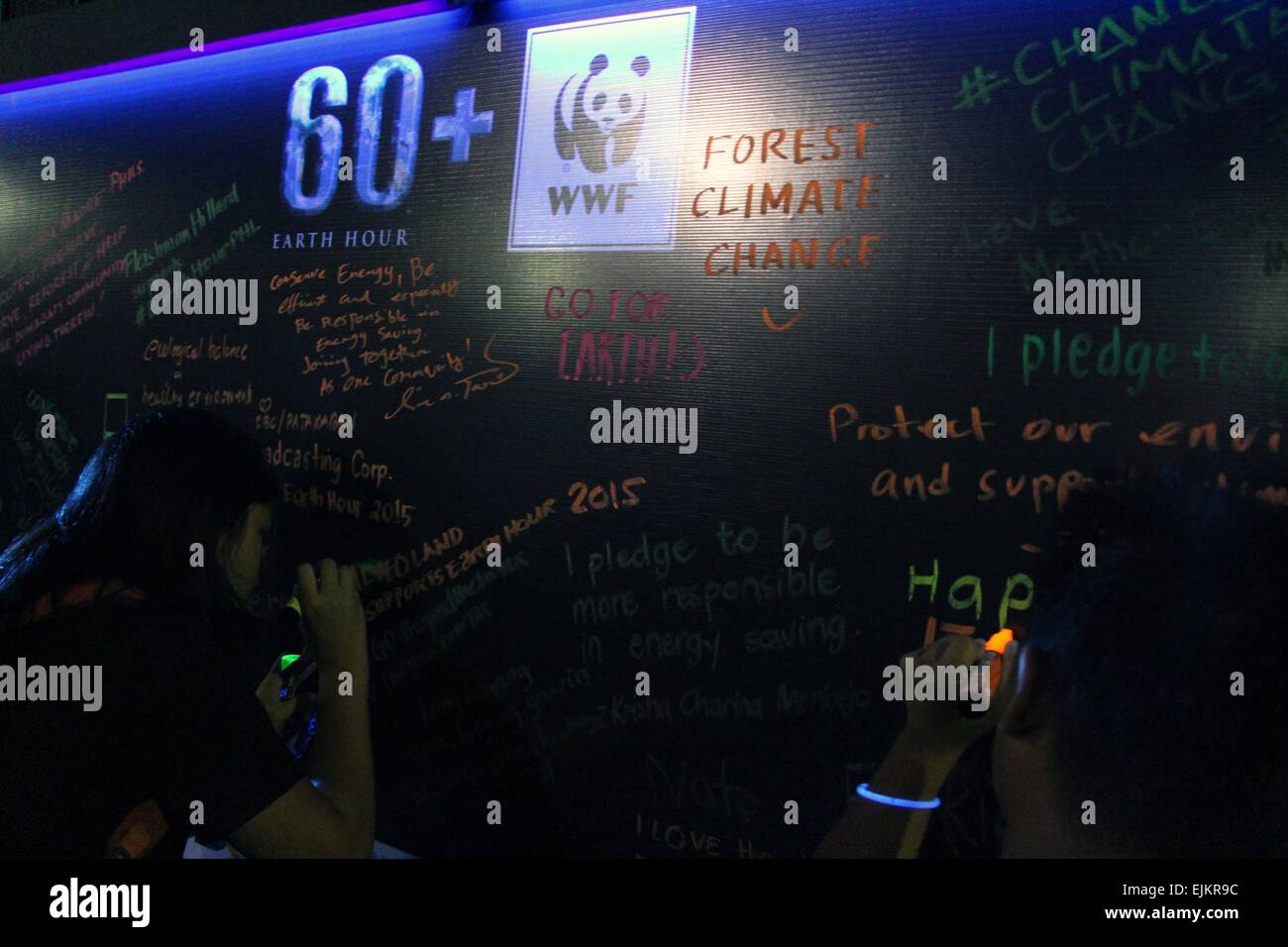 Wwf sign hi-res stock photography and images - Alamy