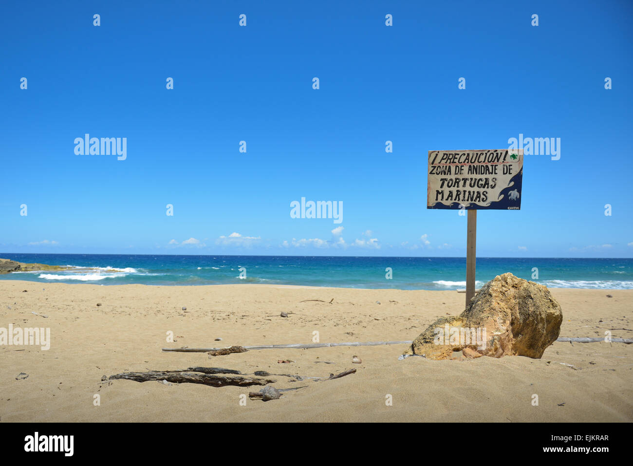 Turtle nesting warning sign hi-res stock photography and images - Alamy
