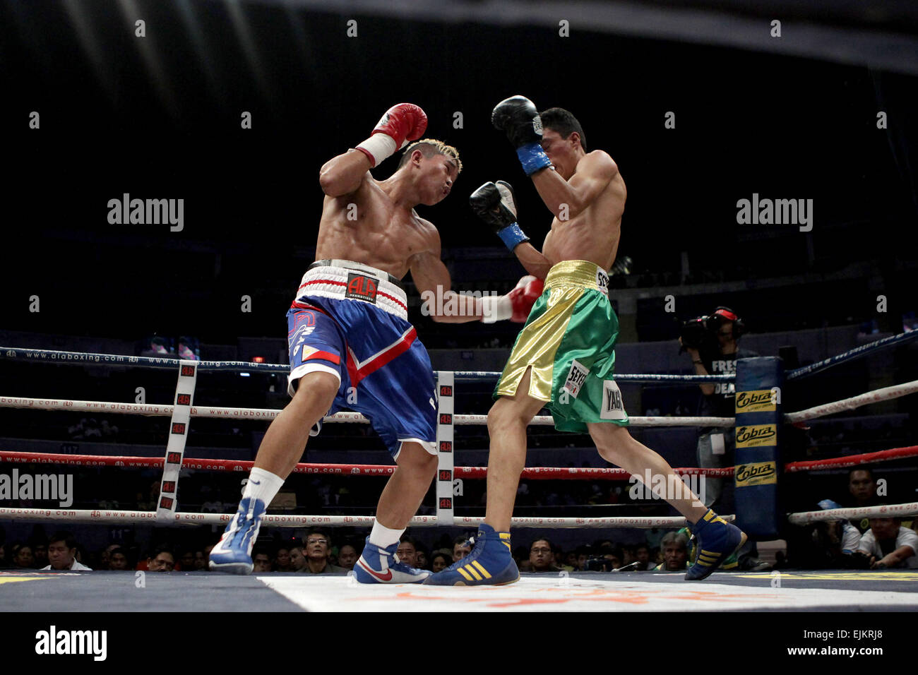 Quezon City. 28th Mar, 2015. Albert Pagara (L) of the Philippines ...