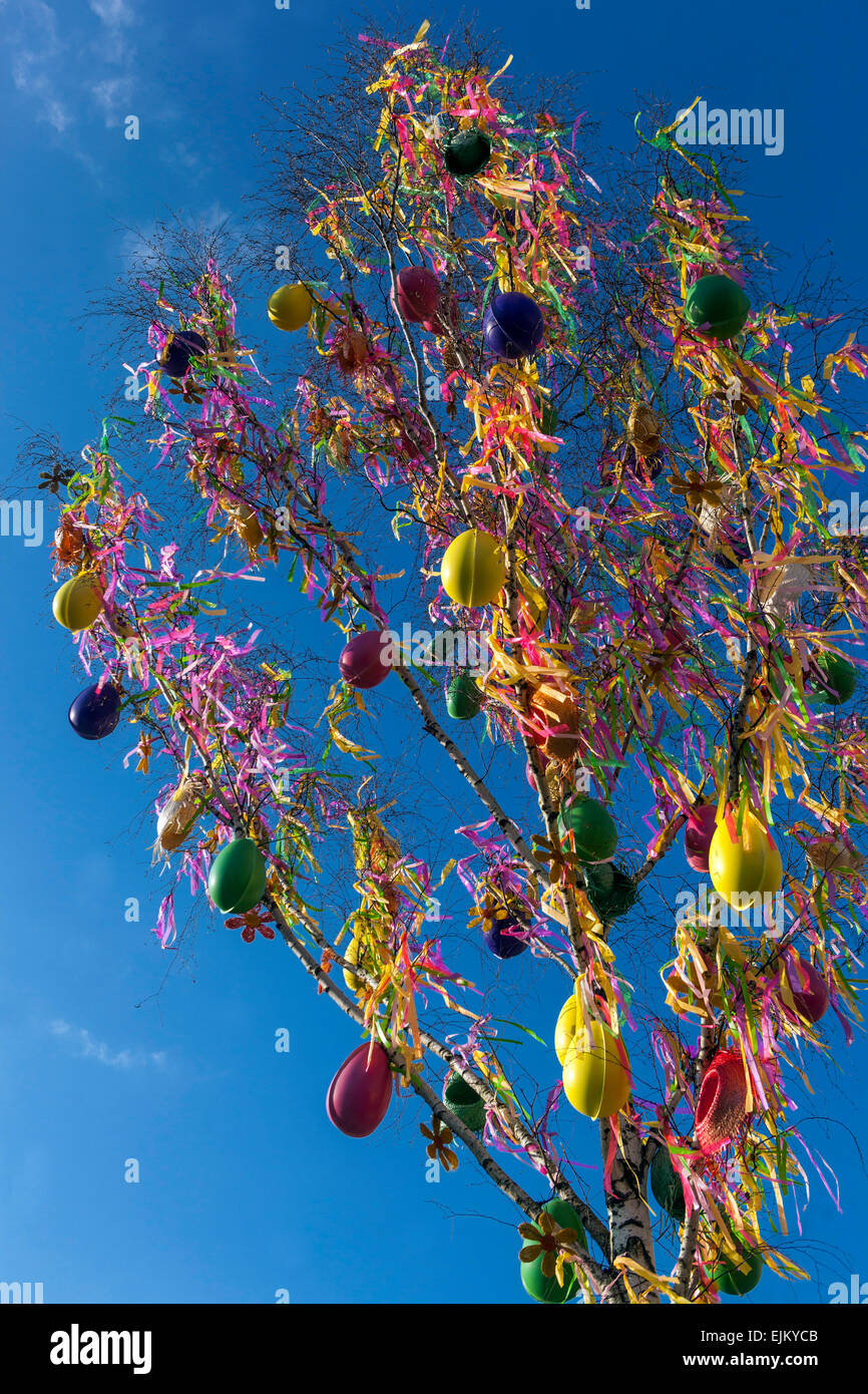 Easter tree hi-res stock photography and images - Alamy