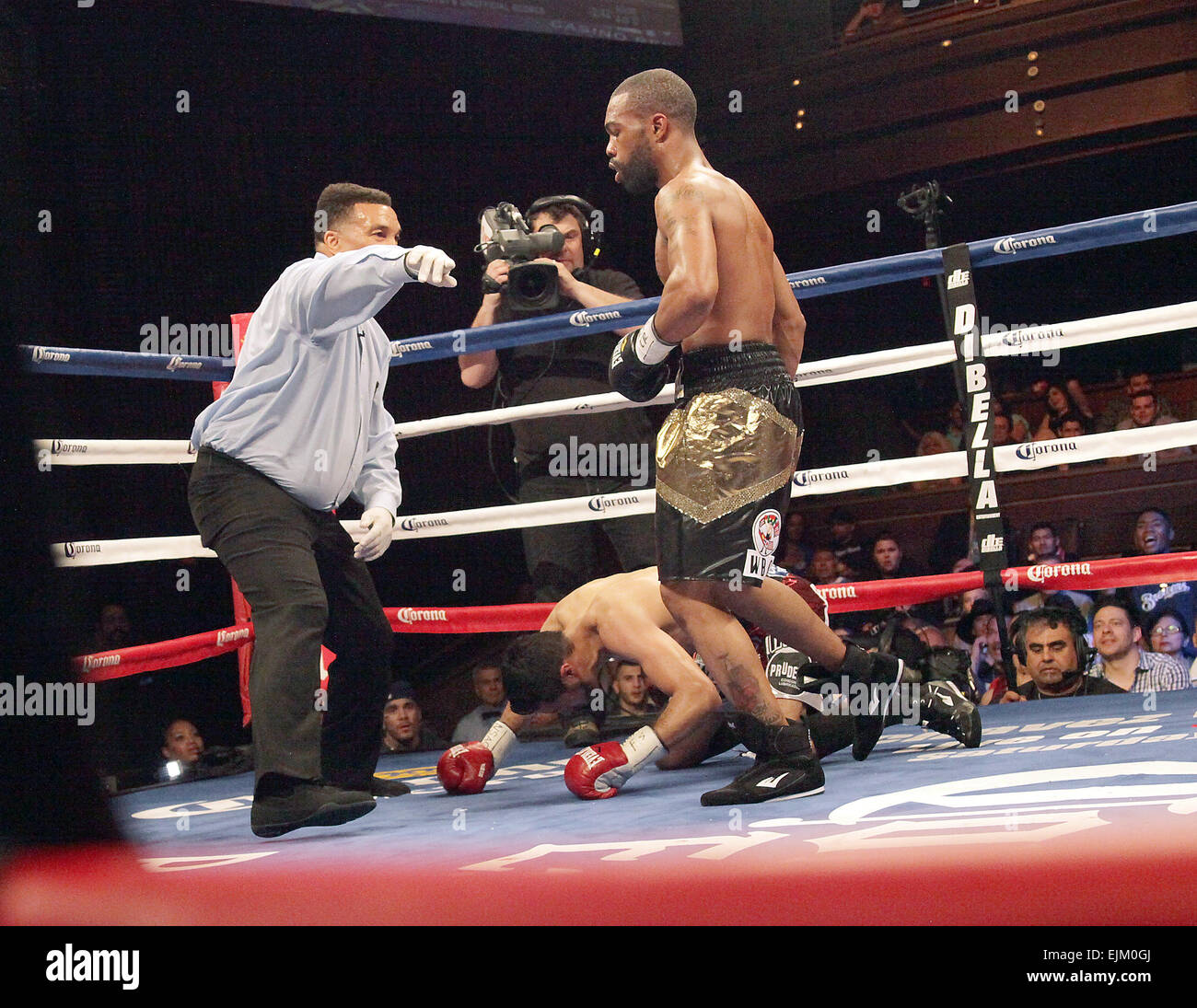 Las Vegas, Nevada, USA. 28th Mar, 2015. Boxer Gary Russell jr [black ...