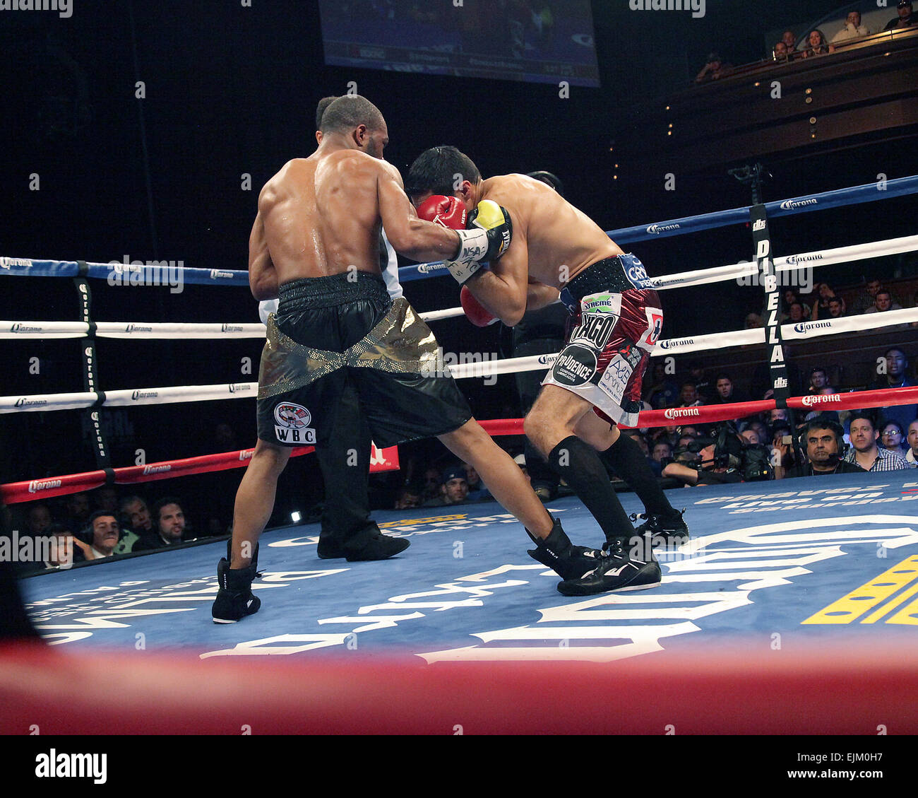 Las Vegas, Nevada, USA. 28th Mar, 2015. Boxer Gary Russell jr [black ...
