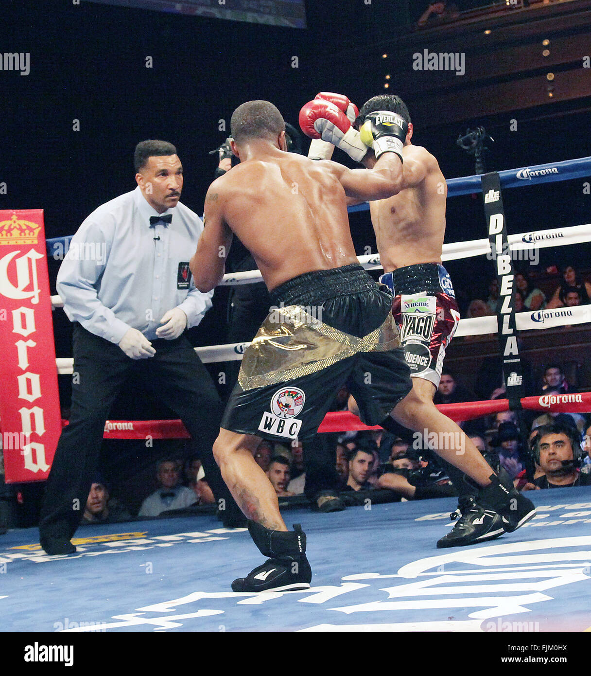 Las Vegas, Nevada, USA. 28th Mar, 2015. Boxer Gary Russell jr [black ...