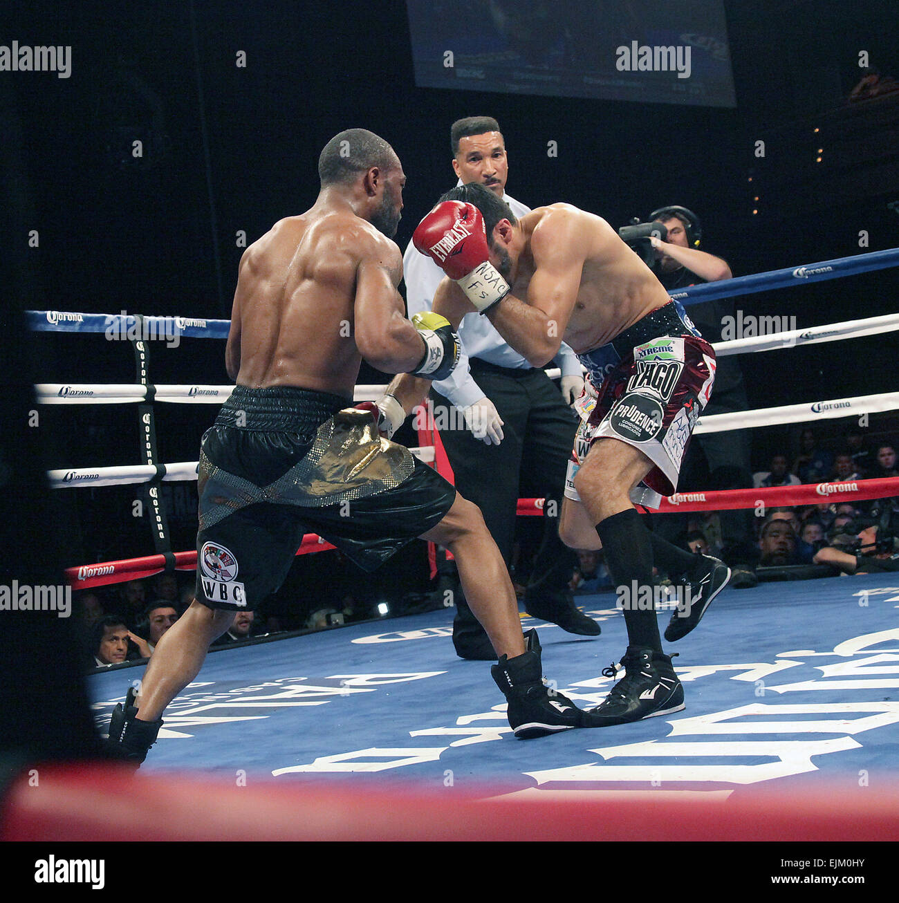 Las Vegas, Nevada, USA. 28th Mar, 2015. Boxer Gary Russell jr [black ...