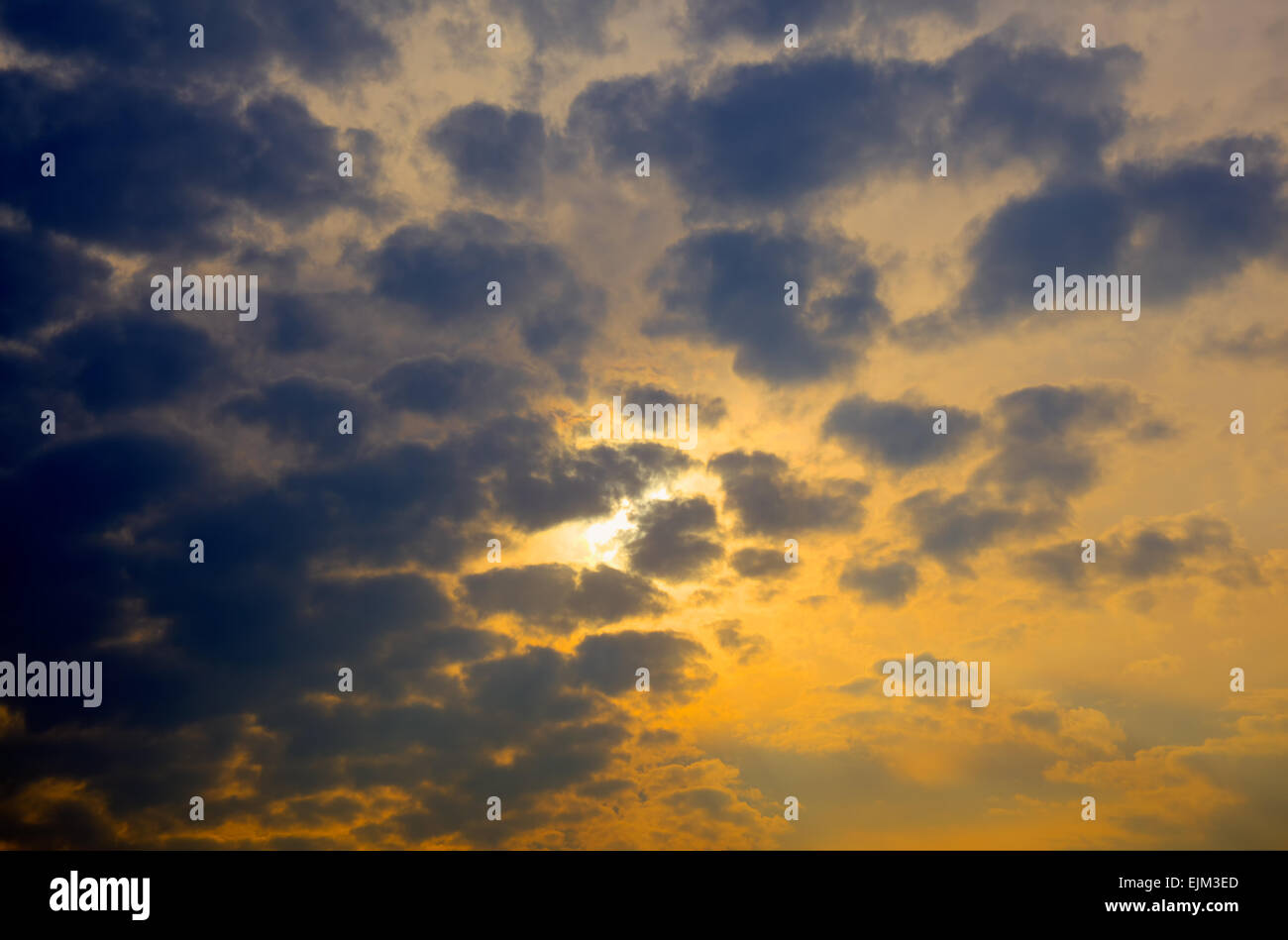 Sunset sky dramatic hi-res stock photography and images - Alamy