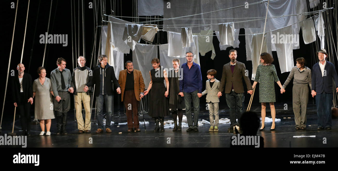 Curtain call stage hi-res stock photography and images - Alamy