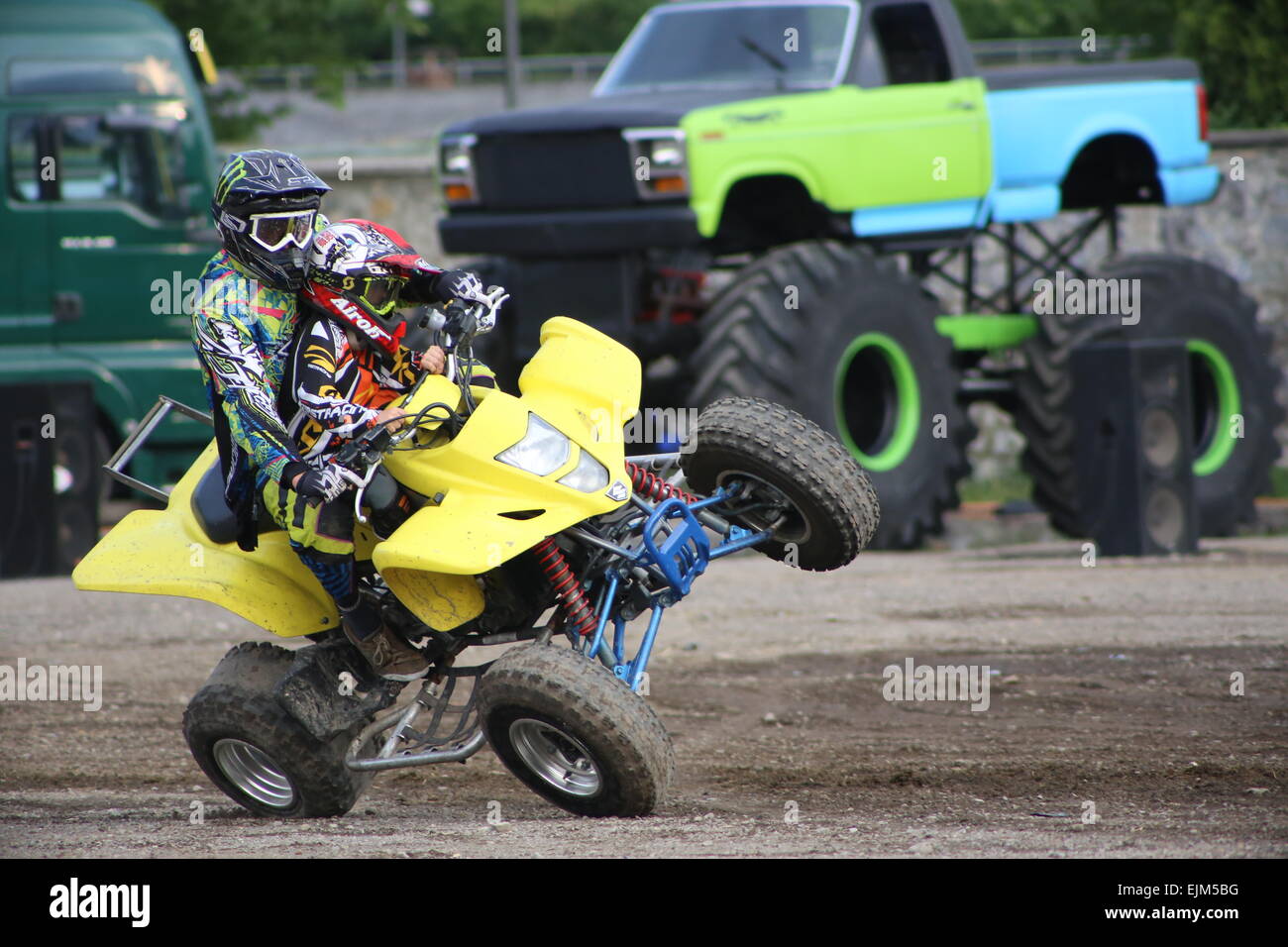 Quad stunt hi-res stock photography and images - Alamy