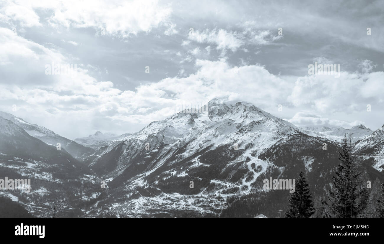 Snow french alps hi-res stock photography and images - Alamy