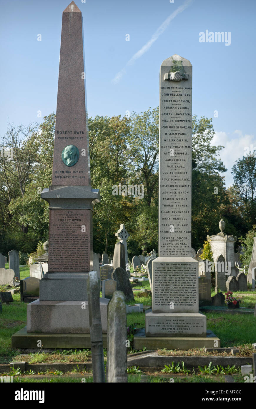 Graves in Kensal Green Cemetery London Stock Photo - Alamy